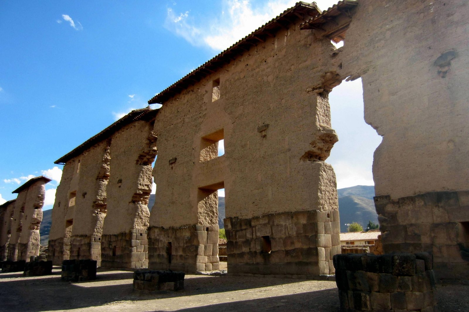 Raqchi Tour - Sun Gate Tours